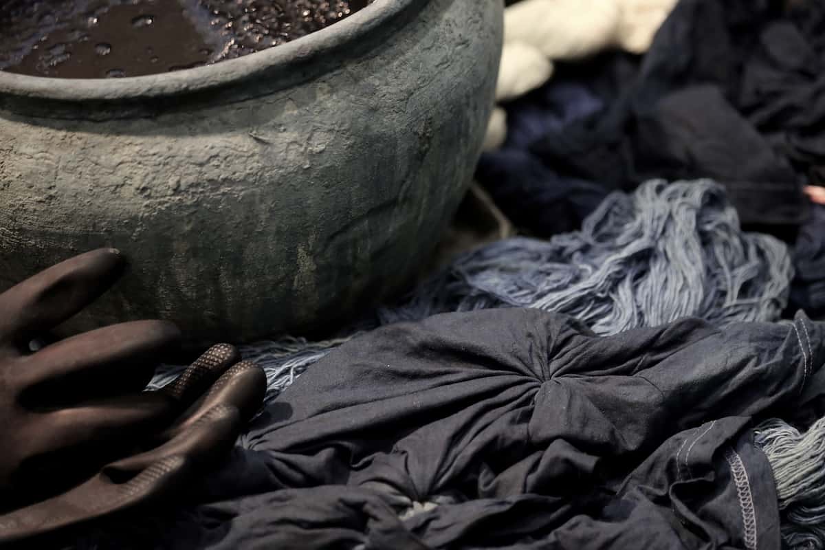 How To Dye Fabric Black The Creative Folk