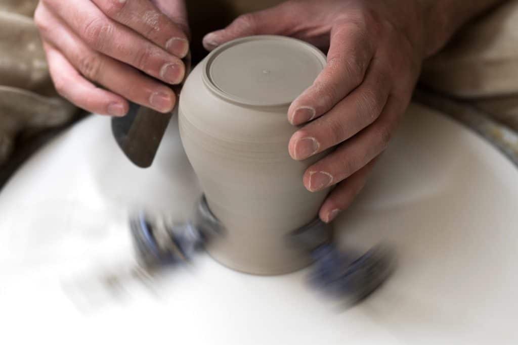 Ceramics Vs Pottery - The Creative Folk