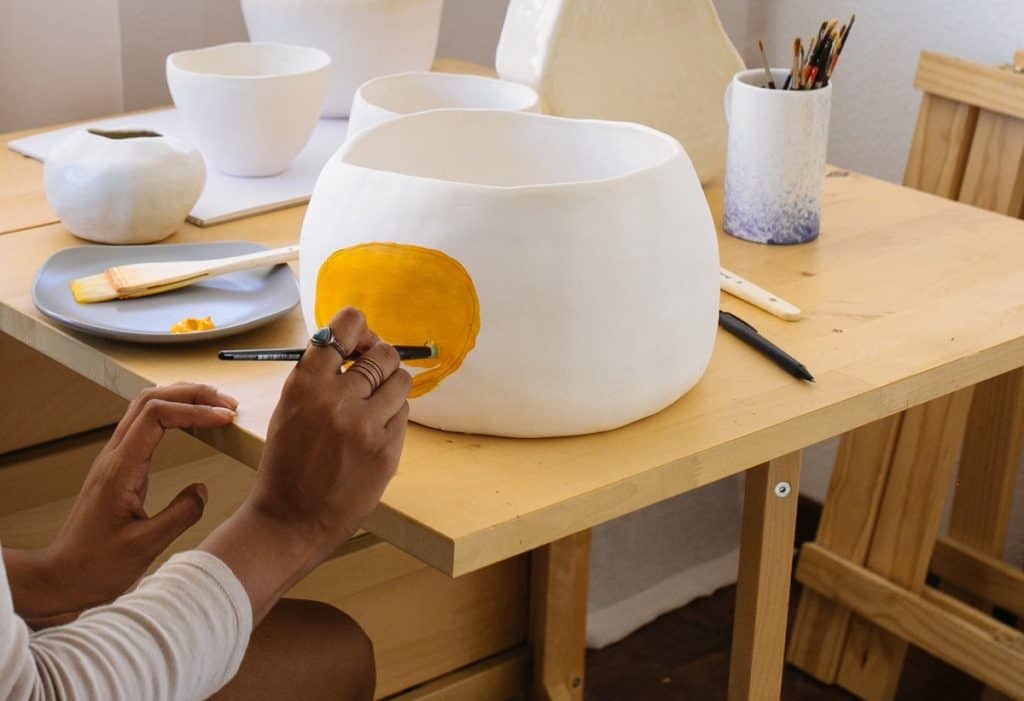The 5 Best Paints For Ceramic In 2022 - The Creative Folk