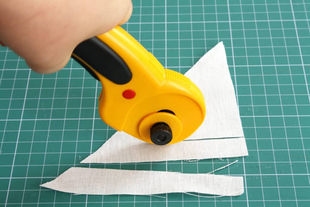 The Best Left-Handed Rotary Cutters Of 2022 - The Creative Folk