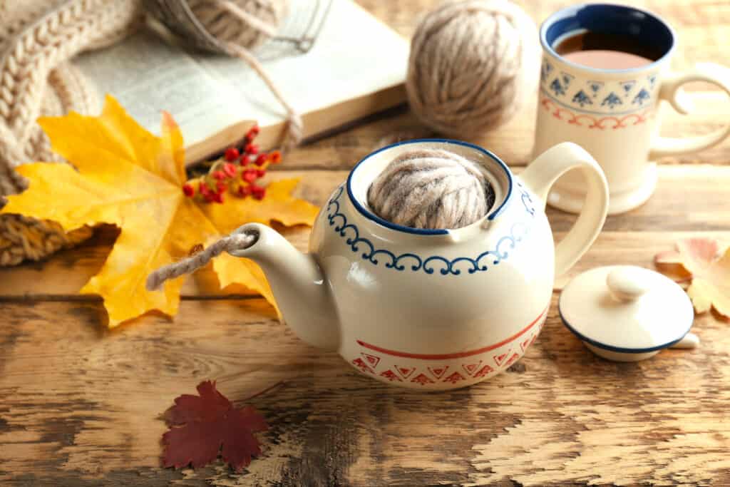 15 DIY Yarn Bowl Ideas - The Creative Folk