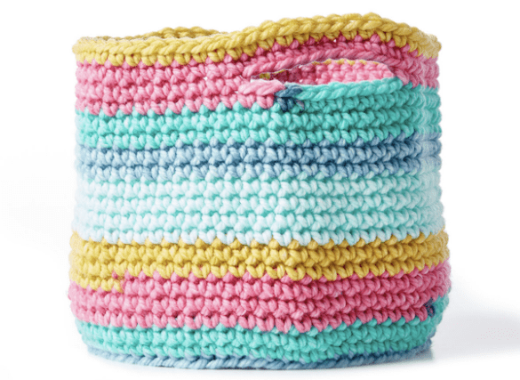 11 Free Patterns For A Chunky Crochet Basket - The Creative Folk