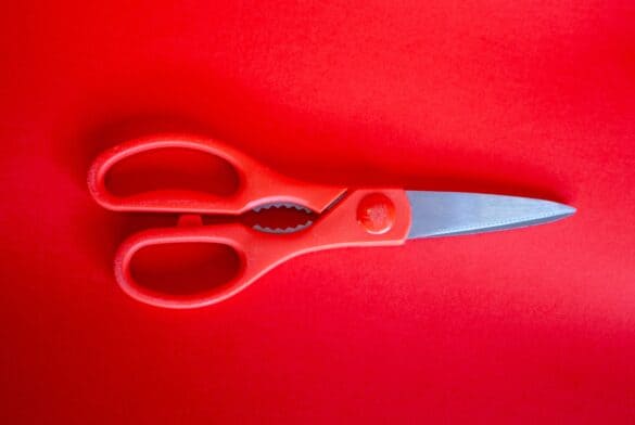 Best Left-Handed Scissors - The Ultimate Guide - The Creative Folk