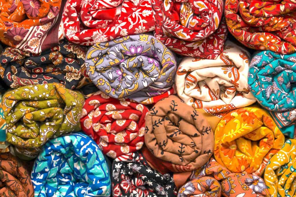 11 Best Types Of Weighted Fabric - The Creative Folk