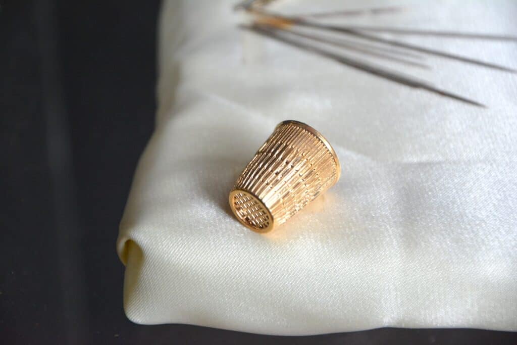 Thimble Sizing – How To Choose The Right Size - The Creative Folk