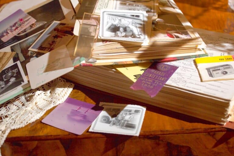 What Are Junk Journals? – And How To Make One - The Creative Folk