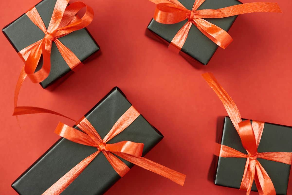 How To Make A Bow With Thin Ribbon The Creative Folk