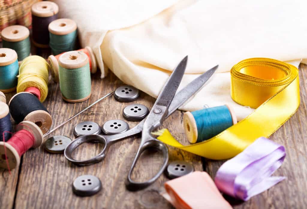 9 Types Of Sewing Scissors - The Creative Folk