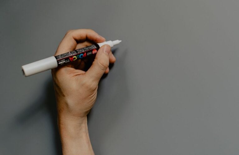 7 Best Papers For Posca Pens - The Creative Folk