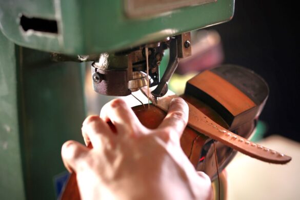 9 Best Sewing Machines For Shoes - The Creative Folk