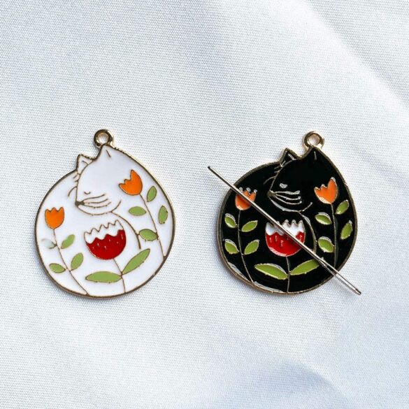 What Is A Needle Minder? – Complete Guide - The Creative Folk