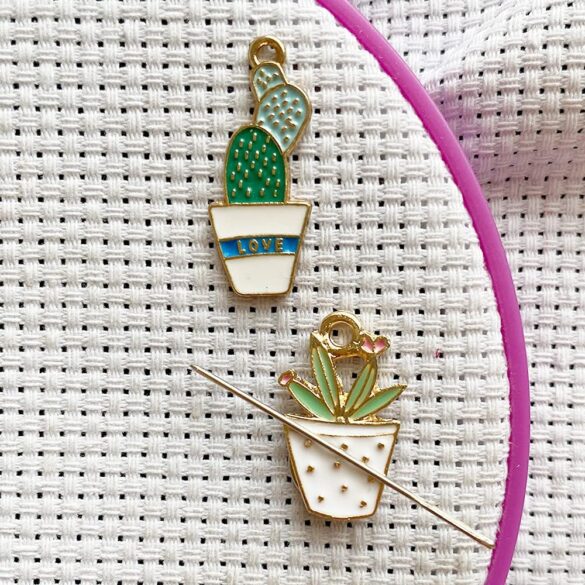 What Is A Needle Minder? – Complete Guide - The Creative Folk