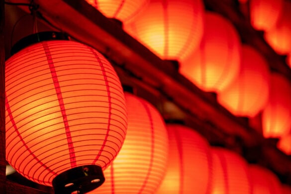 How to Make a Paper Mache Ball - The Creative Folk