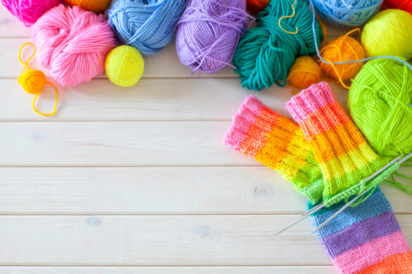 5 Best Compression Gloves For Knitting and Crocheting - The Creative Folk