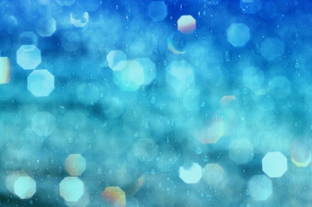 How To Make Water Glitter - The Creative Folk